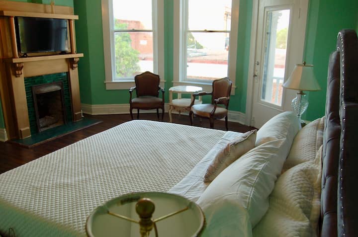 Laredo Mansion - Victorian Suite - Nuevo Laredo