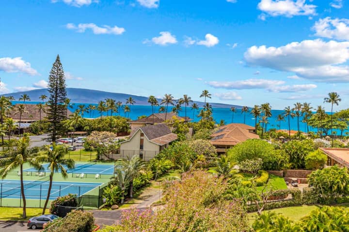Penthouse At Beach Front Resort - Maui, HI