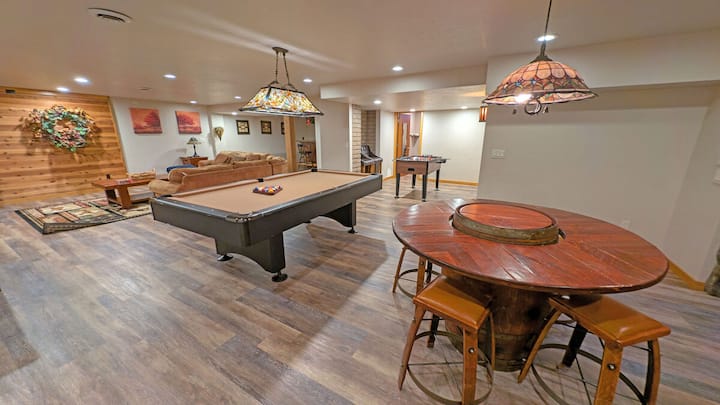 Large, 4 Level Home With Pool Table, A/c, Hot Tub - Poplar 35 - Sunriver, OR