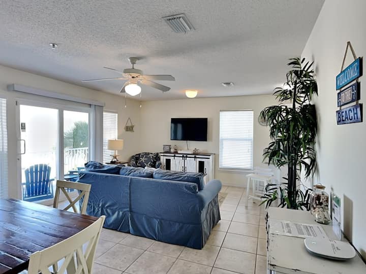 Gulf Island #521 | Walk To Beach Access + Pool - Navarre Beach, FL