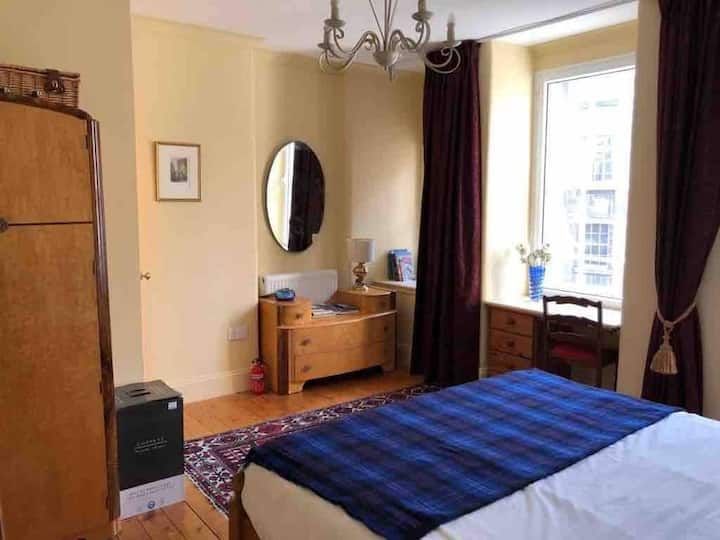 17th Century Riddle’s Court Retreat, Royal Mile - Edinburgh, UK