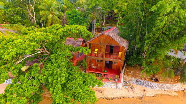 Floraly Komba Hotel - Bungalow Caméléon - Madagascar