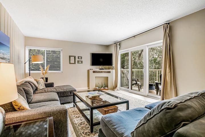 Steps To Beach 2br 3rd-floor | Balcony | Pool - American Beach, FL