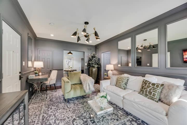 Modern Living In Historic Neighborhood - Dallas, TX