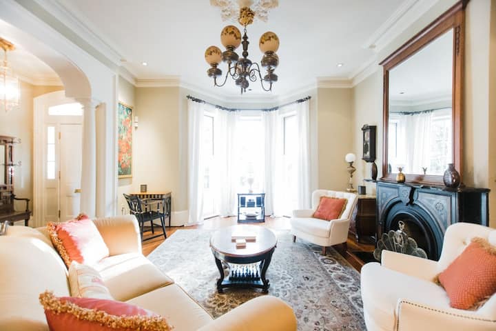 Luxurious 1883 Classic On Jones By Lucky Savannah - Savannah, GA