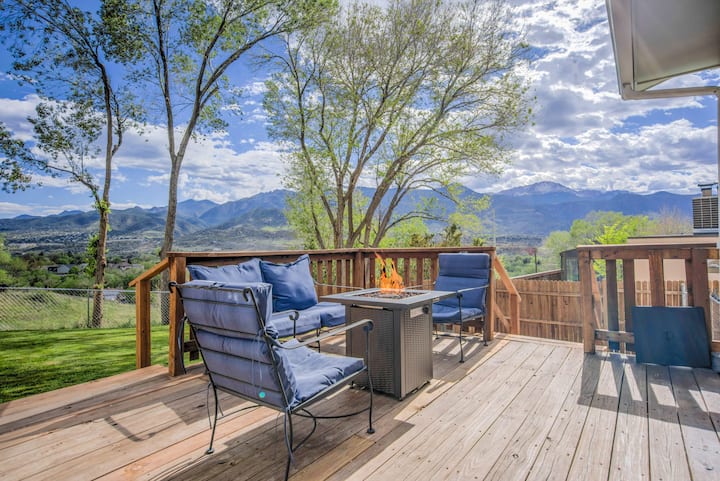 Kings Overlook! Hot Tub & Epic Pikes Peak Views - Manitou Springs, CO