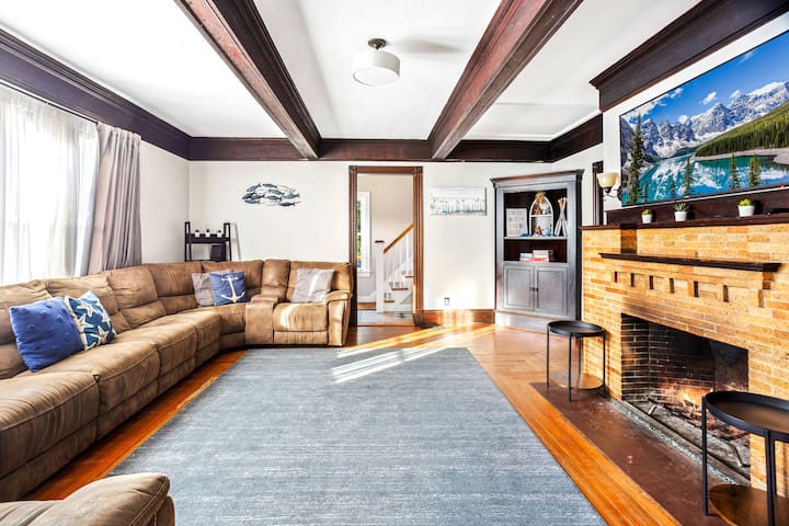 A/c, Sleeps 12, Short Drive To Beach - Rhode Island