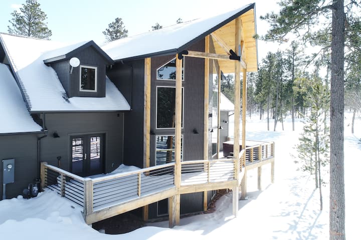 Snow'd Inn - Lead, SD