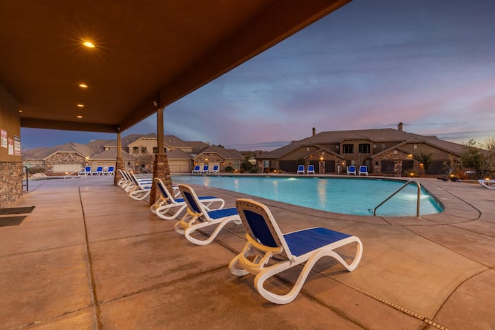 Lost Springs! Zwembaden! Bubbelbaden! Twee Woonkamers! - Washington, UT