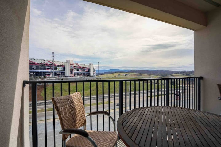 Dwellwell @ Bristol Speedway,unwind With Us! - Bristol, TN