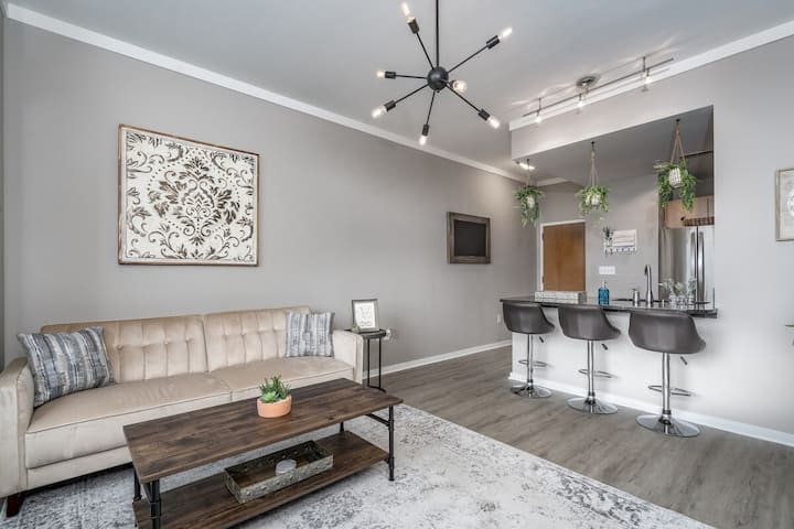 Free Parking I Uptown Luxury W/ Pool & Rooftop - Charlotte
