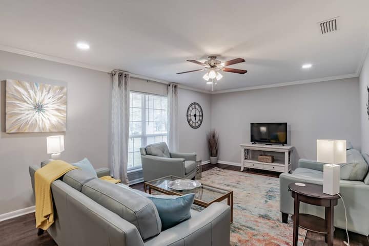 Jaguar Den Across From Usa. - Mobile, AL