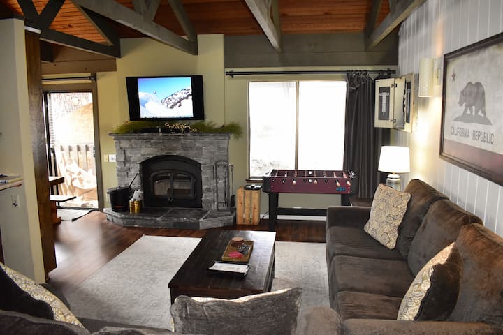 Seasons 4 #192, Close To Shuttle And Canyon - Mammoth Mountain, CA