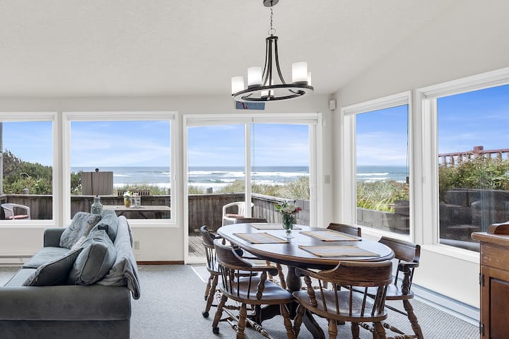 Oceanview 4br • Steps To Beach • Family Retreat - Rockaway Beach, OR