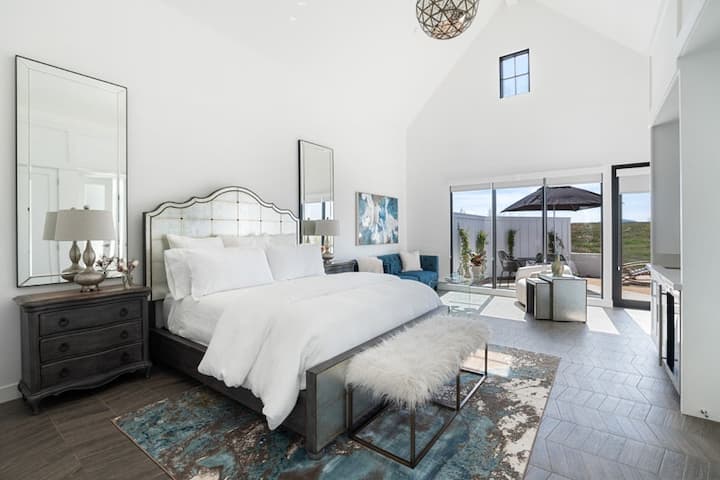 Villa 4: Vintage Glam - Temecula, CA