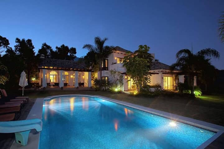 Beautiful Villa With Large Private Garden And Pool - Marbella