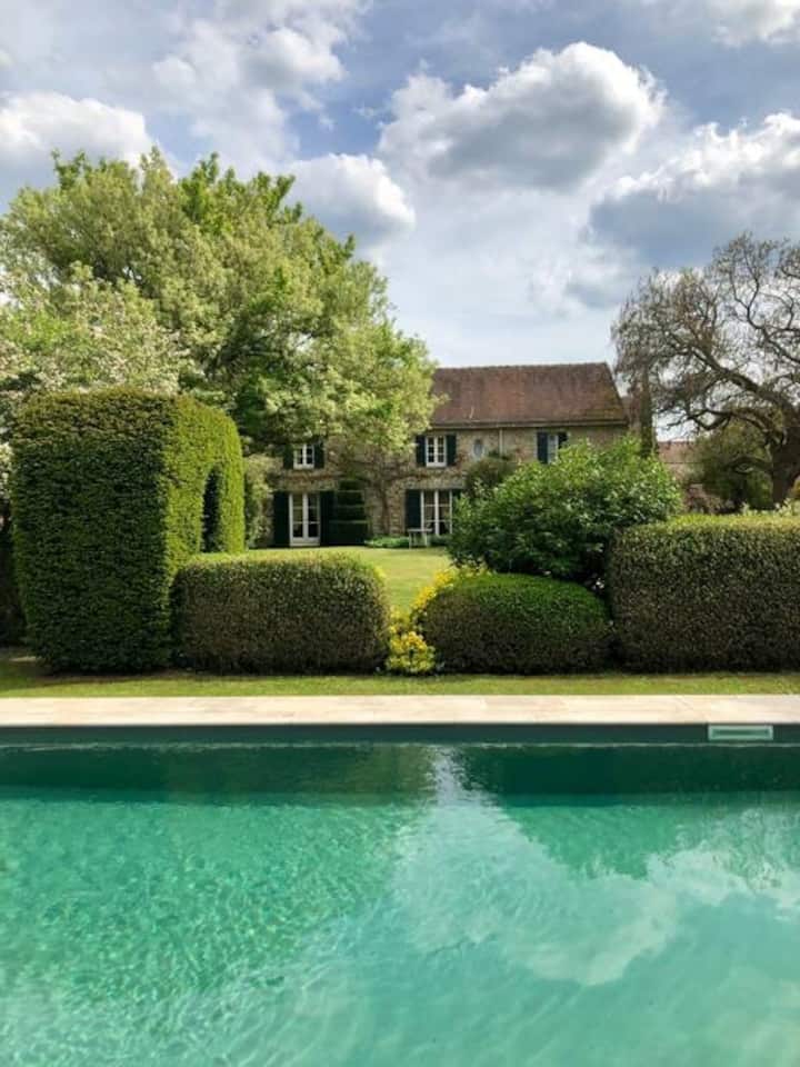 La Marcotte, Maison Atypique Avec Piscine - Fontainebleau