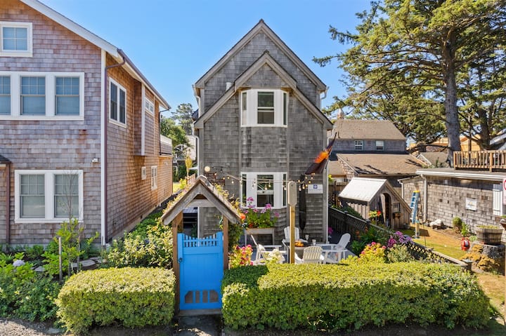 Newly Renovated+fire Table+steps From Cannon Beach - Cannon Beach, OR