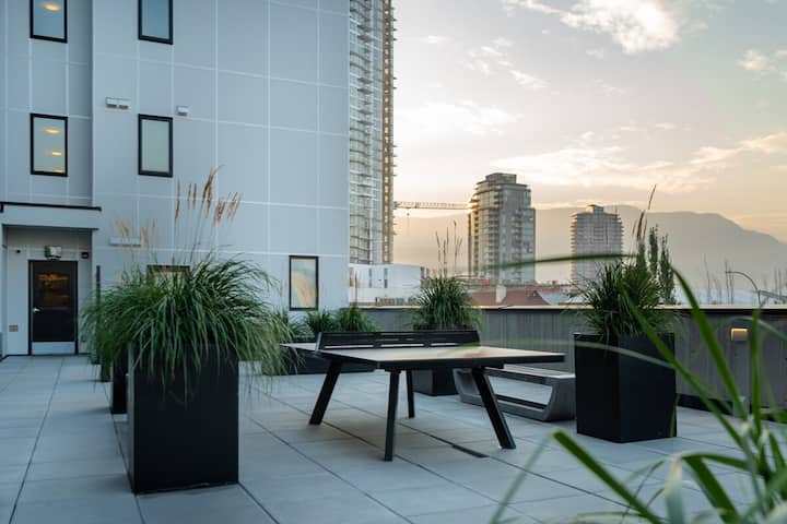 2 Bed Downtown Large Terrace Pets Ok | Buena Vista - West Kelowna
