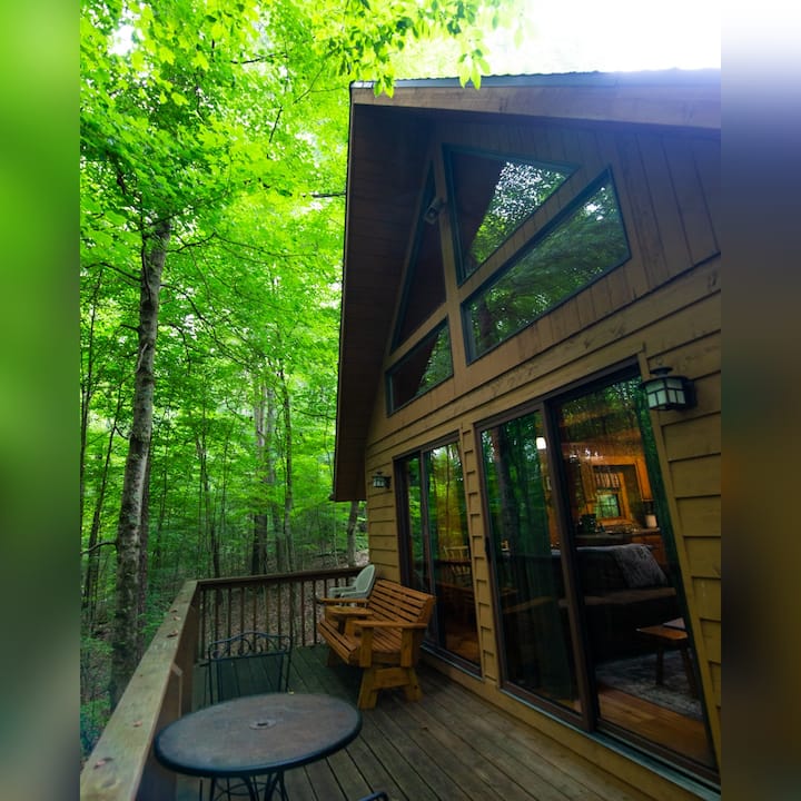 Elk - Hosted By The Chalets - Hocking Hills State Park, OH