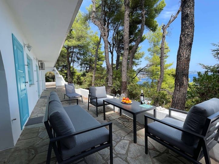 Nova 2: Cosy 2-bedroom Villa Near Kanapitsa Beach - Skiathos