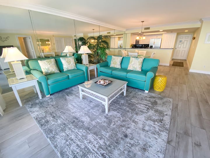 Sanibel Harbour Resort - 1032: Beachfront Condo - Punta Rassa, FL