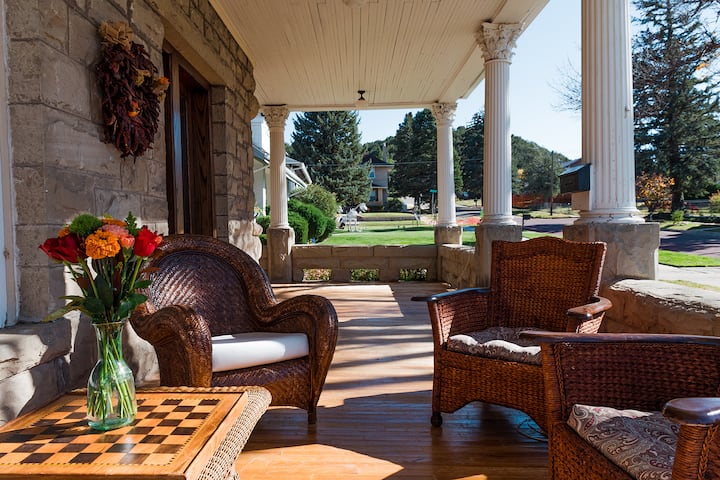 Large Home Great Location Pet Friendly, Sleeps 7 - Trinidad Lake State Park, Trinidad