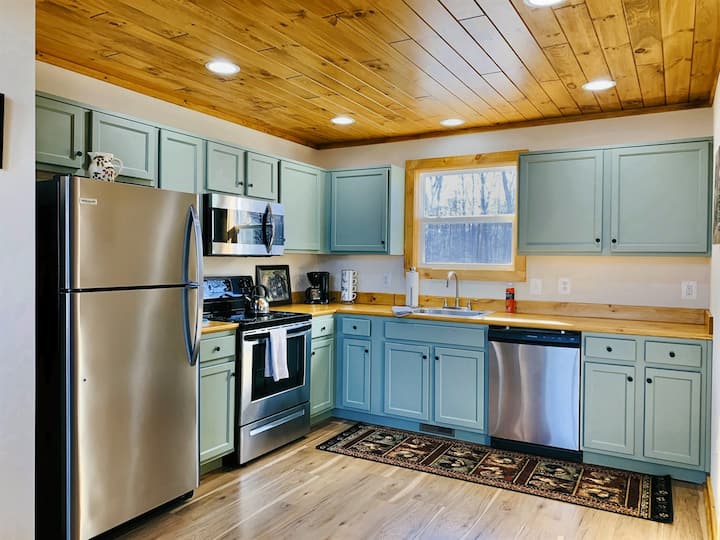 Oak Tree Cabin Near The Shenandoah River - Rileyville, VA