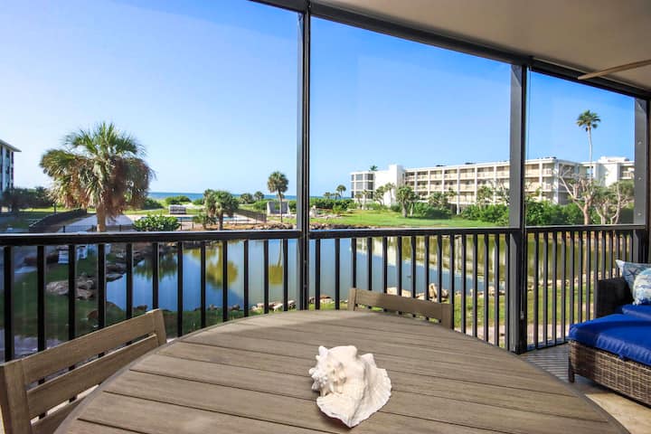 Sand Pointe 212 - Gulf View Vacation Rental Condom - Sanibel, FL