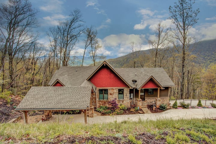 Sticks & Stones | Mountaintop Estate In Black Mountain With Hot Tub, Fireplace & Views - Black Mountain, NC