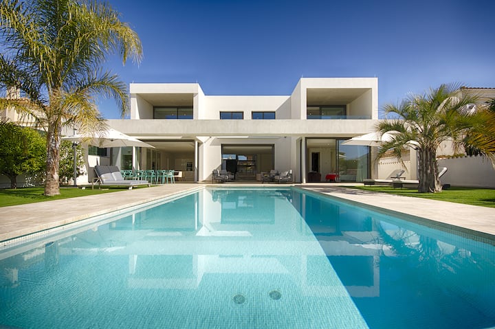 Peni Lujosa Casa Canal Peni,4ha, Piscina, Amarre 25m,wifi - Empuriabrava