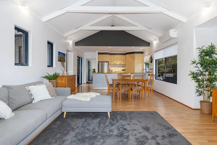 The Enclave—a Family Alfresco Retreat - Dunsborough
