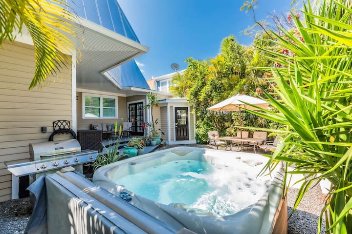 Lotus Blossom - Updated 3br W/ Courtyard & Hot Tub - 키웨스트