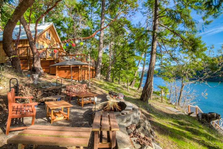 Beach And Dock Access! (Nbwr) - Vancouver Island