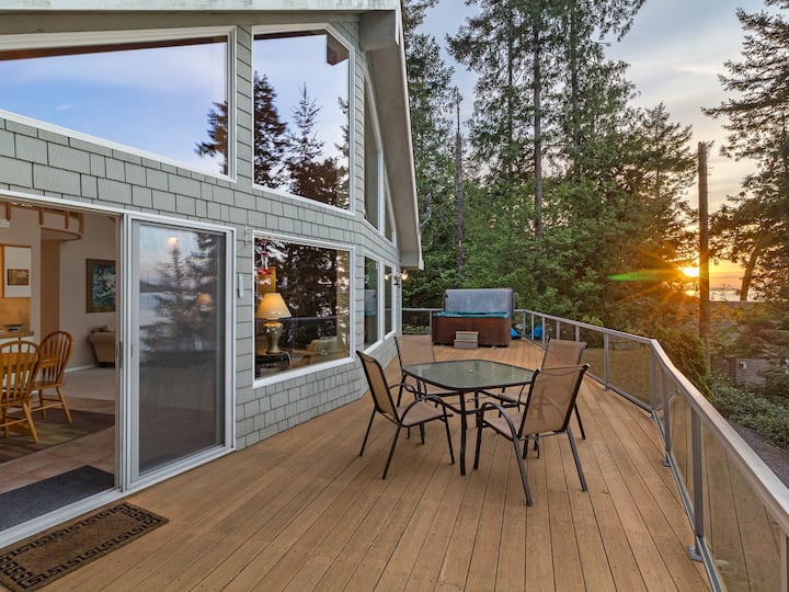Waterfront! Near Roche Harbor! Hot Tub! (Ssh) - Friday Harbor, WA