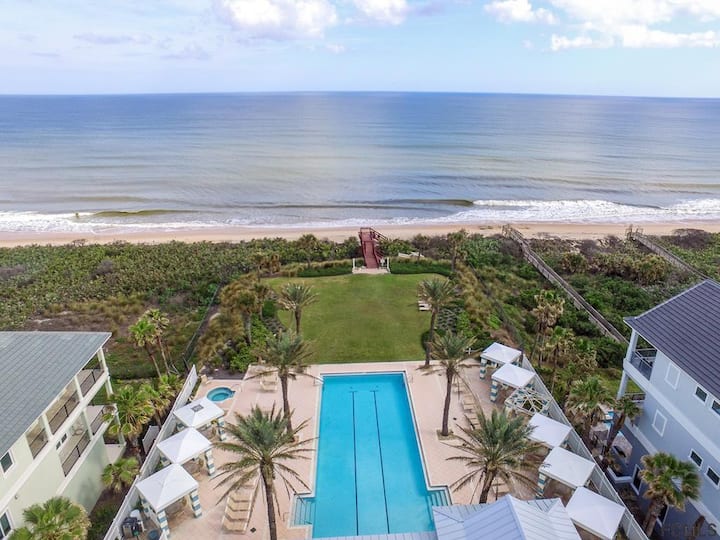 Neon Skies & Lakefront Vibes | Spacious Cinnamon Beach Corner Condo 1125 - Palm Coast, FL