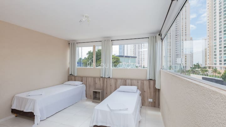 Mc_61 - Apartamento Com Suíte, Quarto Com Vista Panorâmica E Privilegiada, Capacidade Para Acomodar 3 Pessoas. - Curitiba