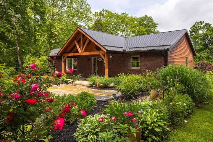 Play Set-panoramic Lake View-hot Tub-covered Decks-game Room-kayaks-canoes-bikes - Logan, OH