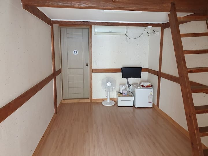 #한옥마을 #경기전 #전동성당 #야시장 네그루 복층다락 - Jeonju-si