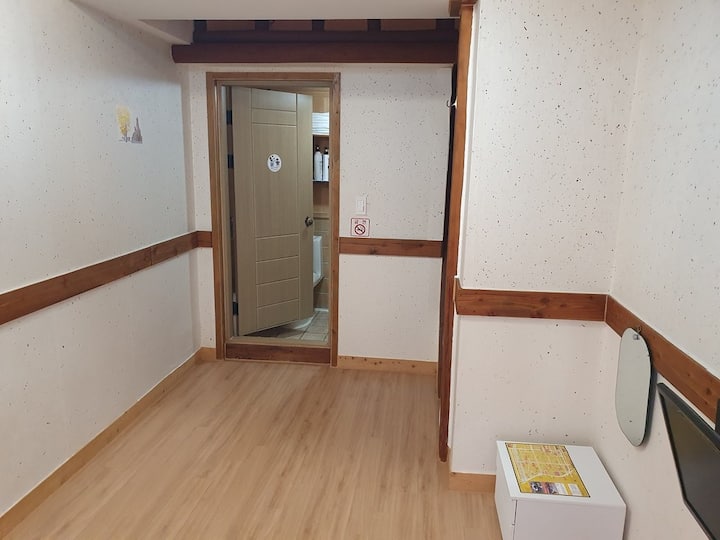 #한옥마을 #경기전 #전동성당 #야시장 네그루 복층다락 - Jeonju-si