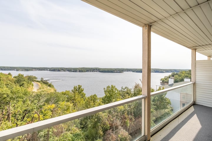 Emerald Bay 72 - Charming Emerald Bay Condo - Lake Ozark, MO