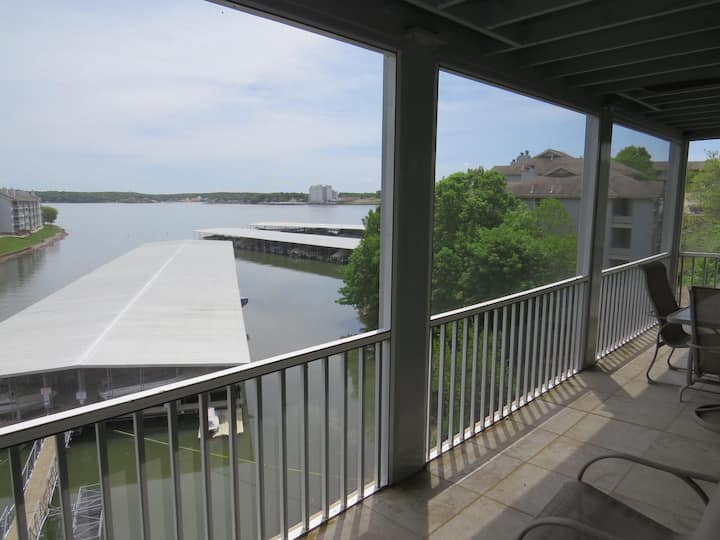 Regatta Bay 488 - Walk In 3 Bdrm Condo - Sunrise Beach, MO