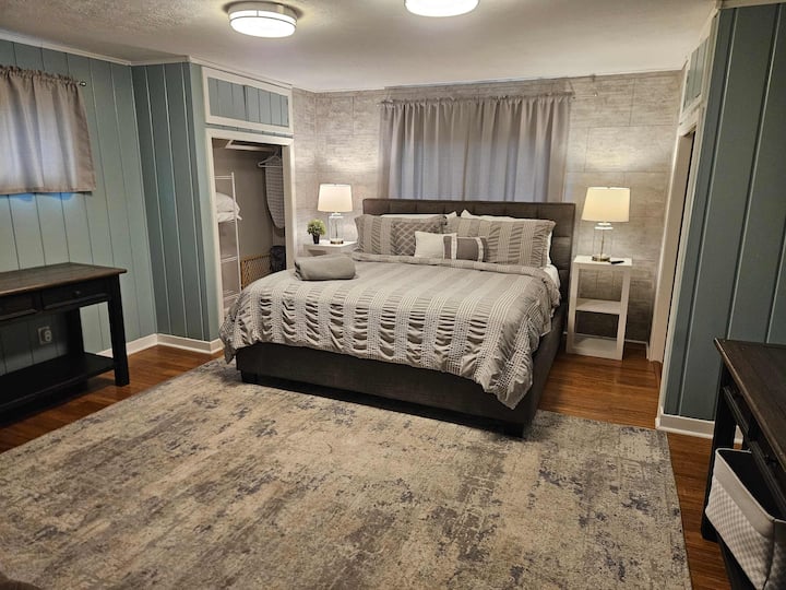 Wonderful Home In Central Sioux Falls - Sioux Falls, SD