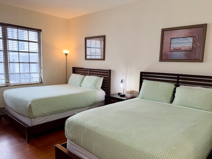 South Beach! #7, 2 Queen Beds, Free Parking - South Beach