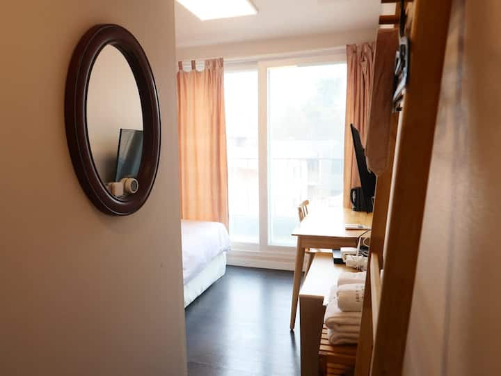 Double｜8min Anguk/jongno3ga, Balcony View, Laundry - Seoul