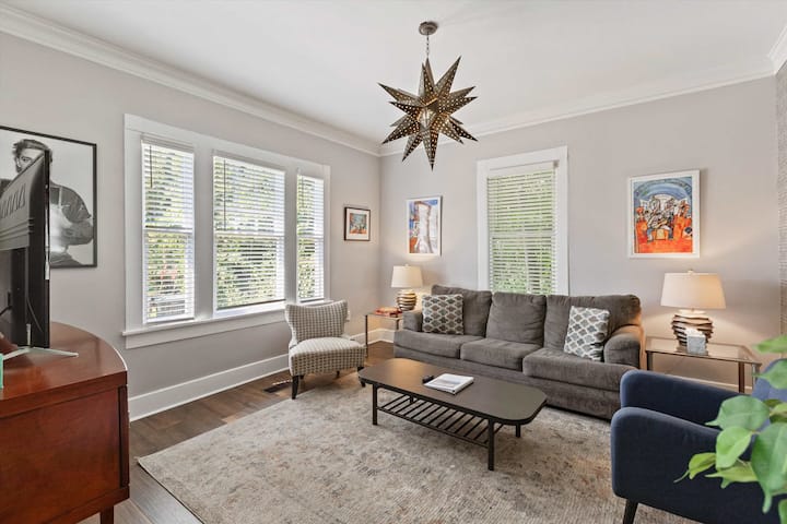 Bungalow On Overton Square - Memphis, TN