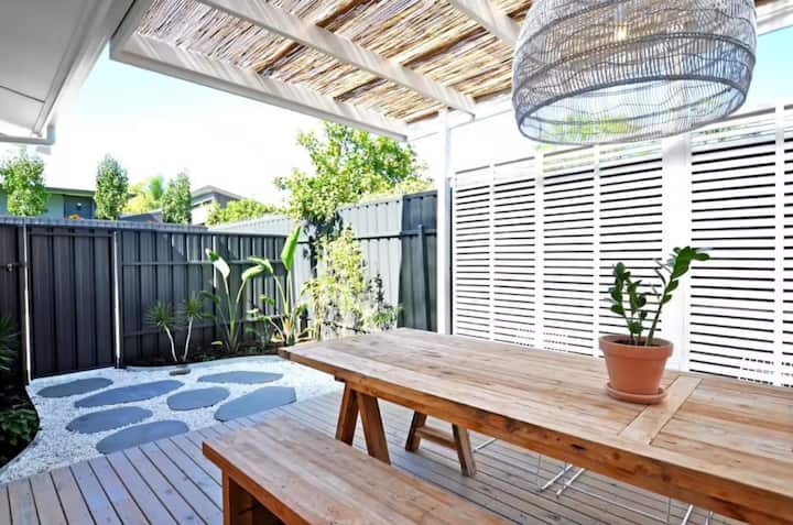 Pine At Arlo's—refined Bohemian Style In Glenelg - Adelaide