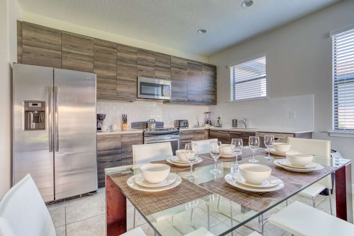 3br Home | Near Legoland & Disney | Pool | Game Room | Pet-friendly | Balmoral Resort Amenities - Davenport, FL