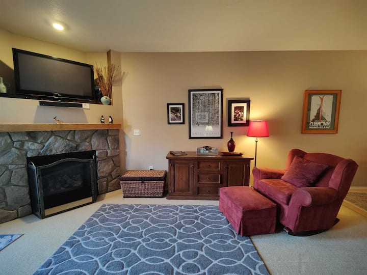 Chalet 40 At The Official Collins Lake Resort - Mount Hood, OR