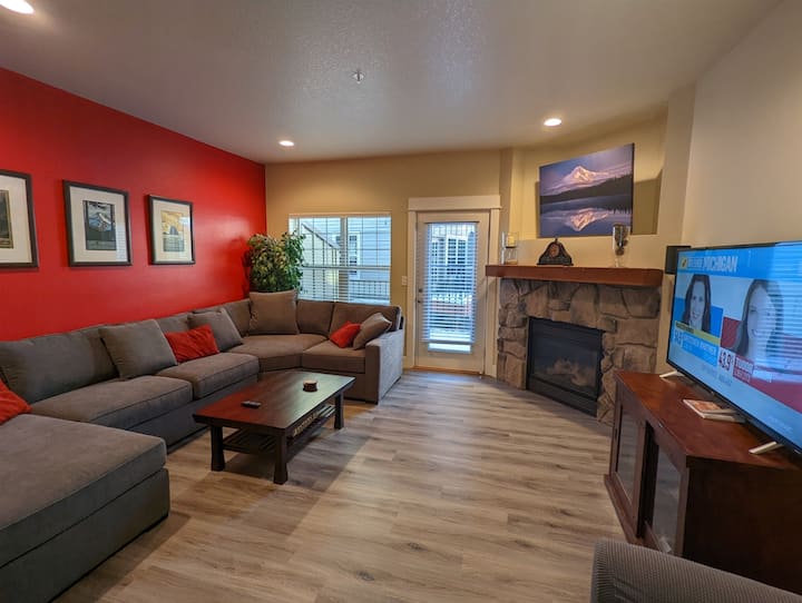 Chalet 65 At The Official Collins Lake Resort - Mount Hood, OR